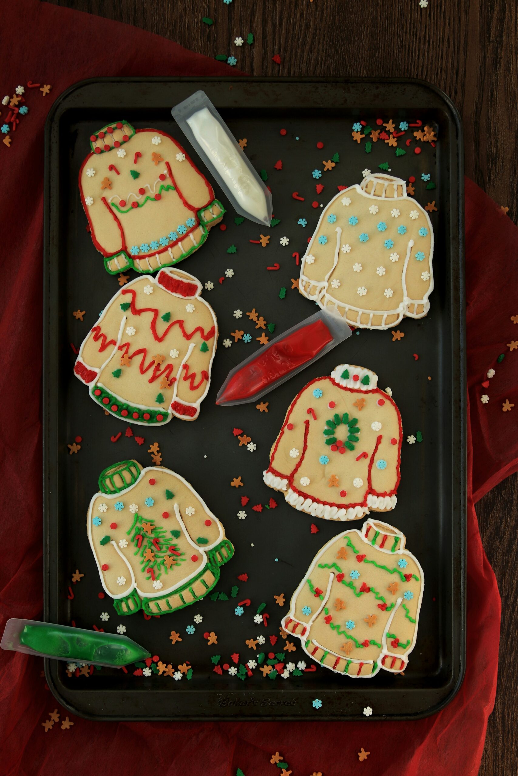 7 Creative Ways to Decorate Sugar Cookies (Looks Professional!)