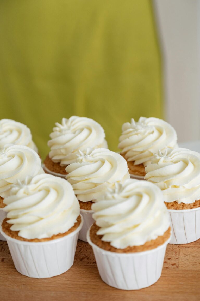 How to Make Perfect Buttercream Frosting (Beginner Guide)